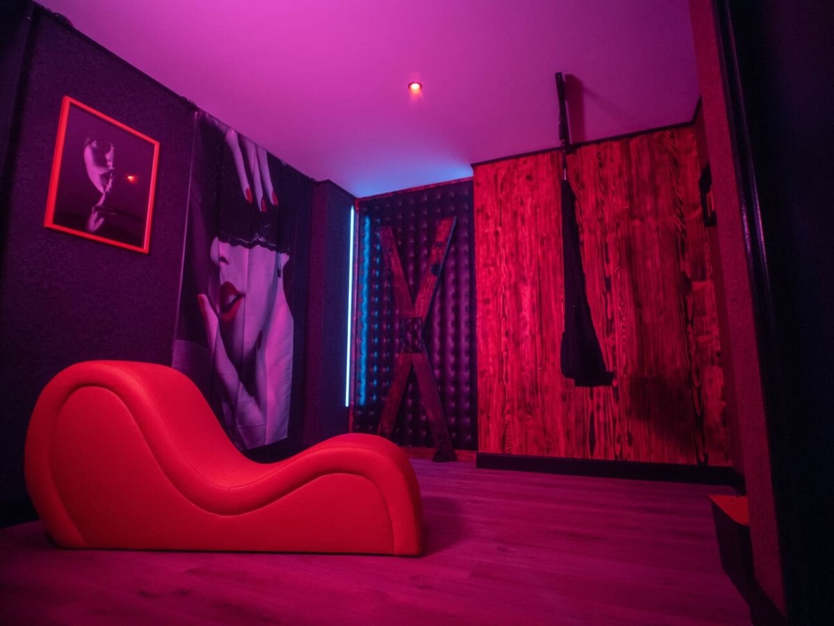 Love Room Shiny Cloud | réservez sur Love’nSpa